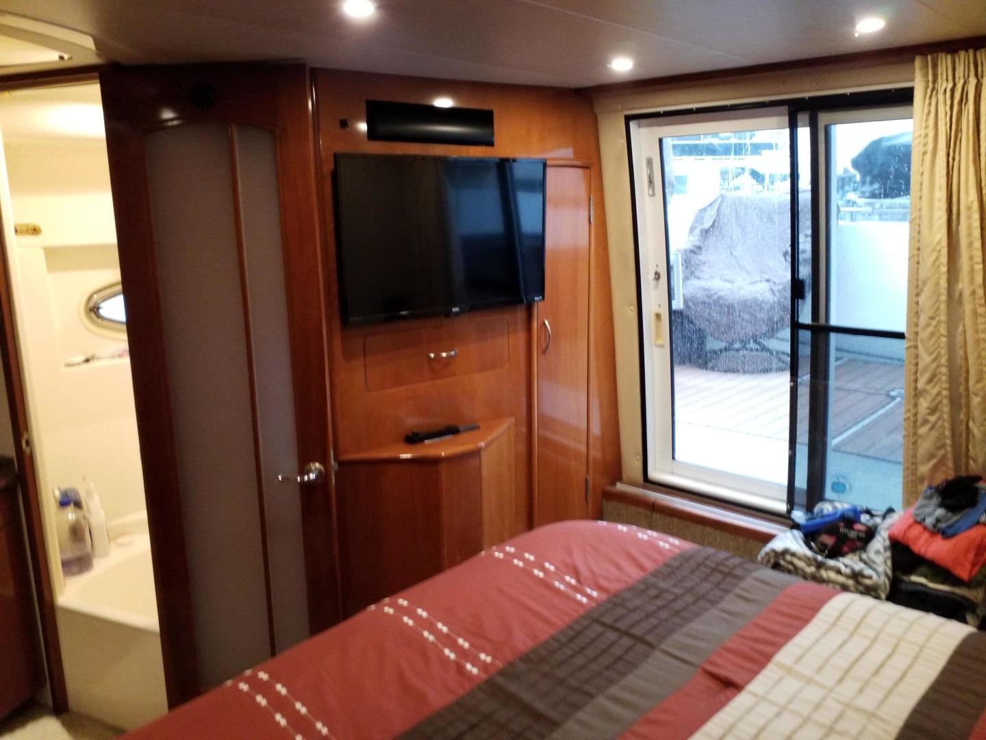 2003 Carver 564 Cockpit 59' Yacht For Sale | WINE N DOWN | Seattle Yachts
