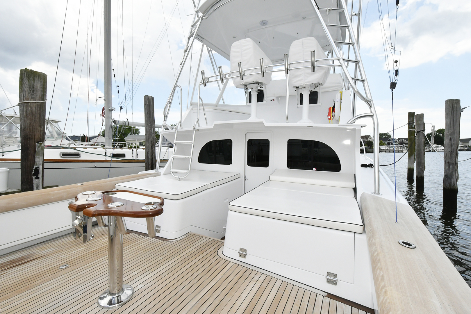 2009 Liberty 42 Flybridge Yacht For Sale | Game On | SI Yachts