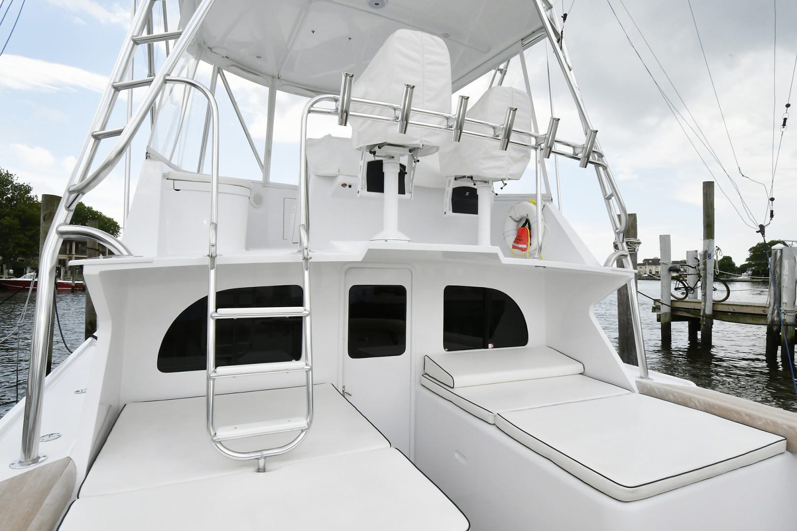 2009 Liberty 42 Flybridge Yacht For Sale | Game On | SI Yachts