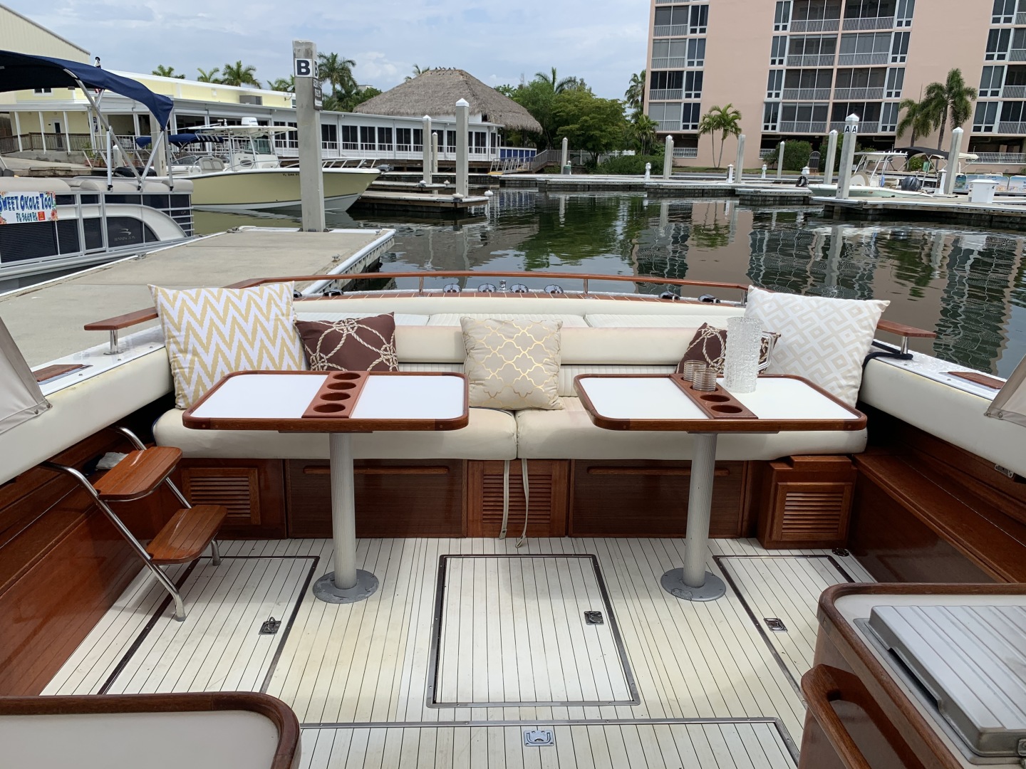 31' Windsor Craft Picnic Boat for Sale | Runabouts | Unforgettable ...
