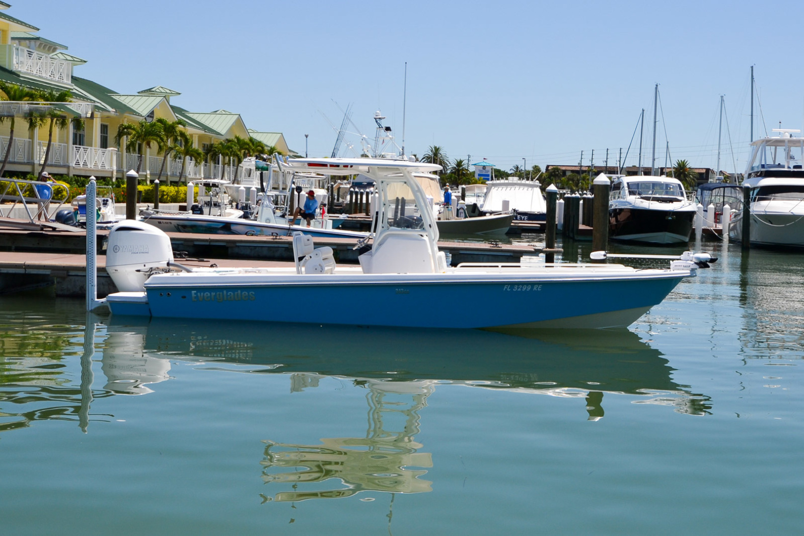 25' 2017 Everglades 243 cc | Tampa Yacht Sales