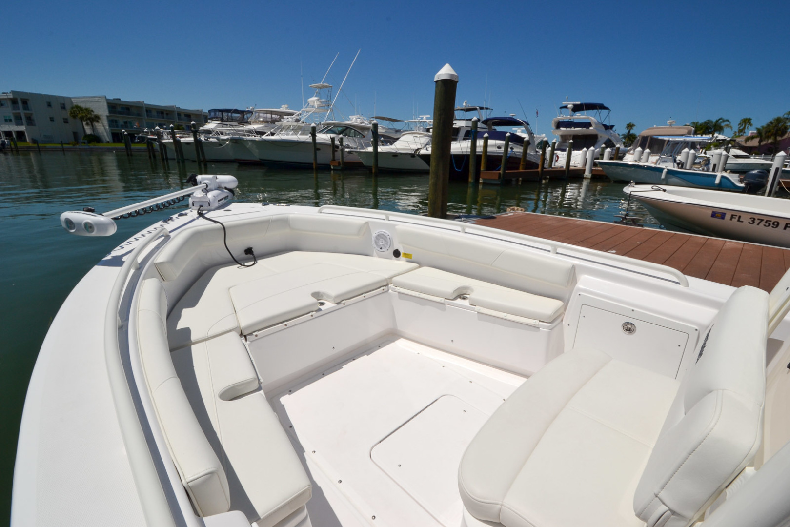 25' 2017 Everglades 243 cc | Tampa Yacht Sales