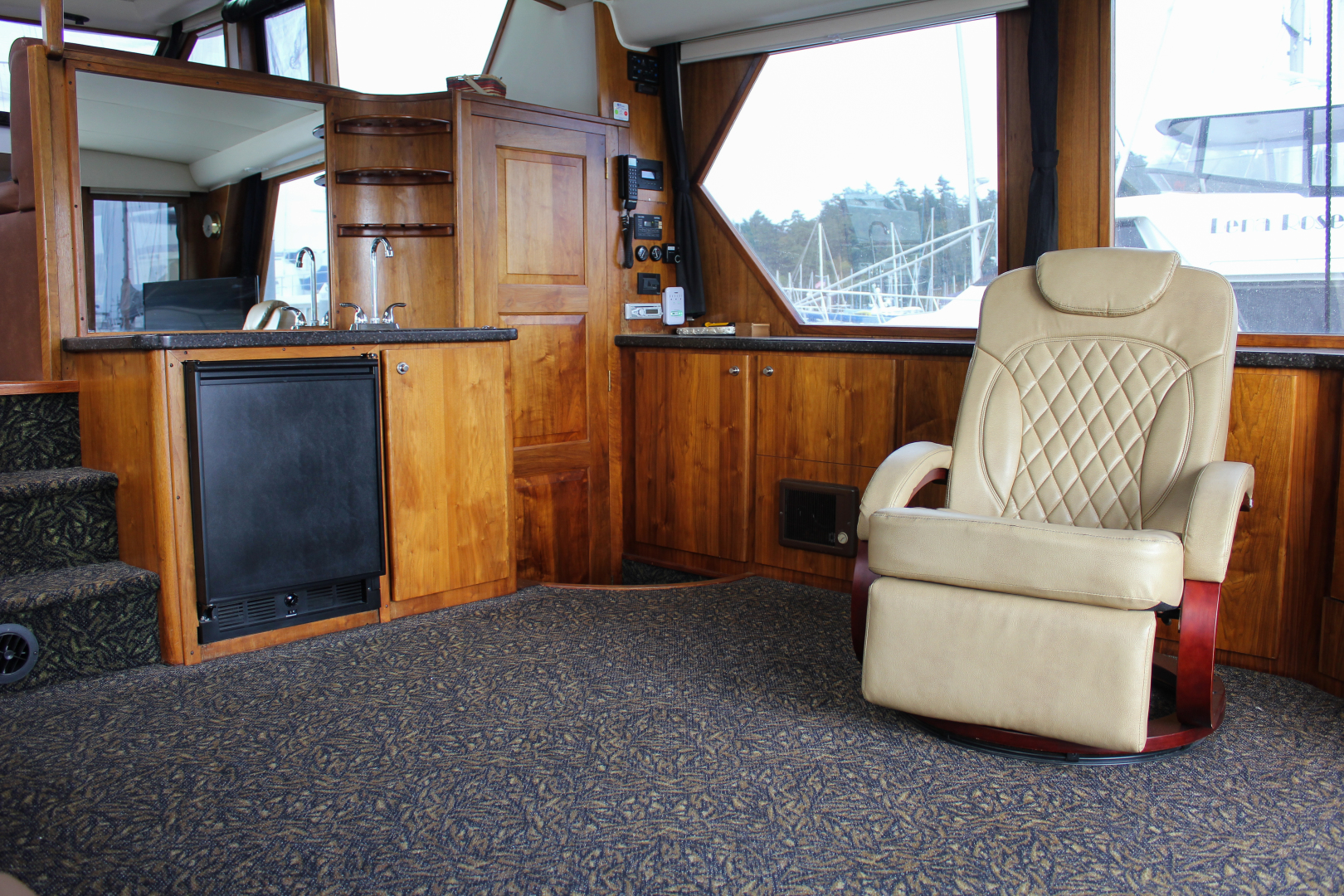 1995 Navigator 5300 Sundance 53' Yacht For Sale | SIMBALAUT | Seattle ...