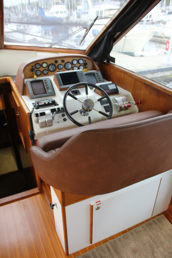 1995 Navigator 5300 Sundance 53' Yacht For Sale | SIMBALAUT | Seattle ...