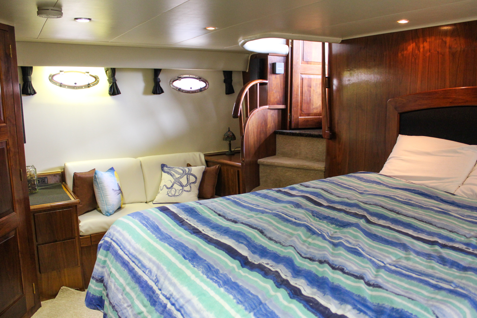 1995 Navigator 5300 Sundance 53' Yacht For Sale | SIMBALAUT | Seattle ...