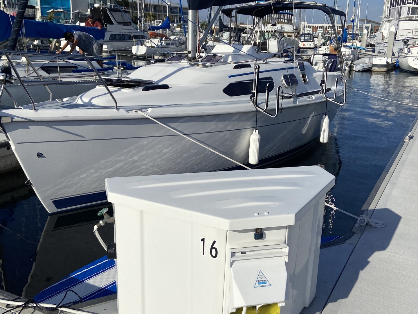 2000 Hunter 290 29' Yacht For Sale | Seattle Yachts