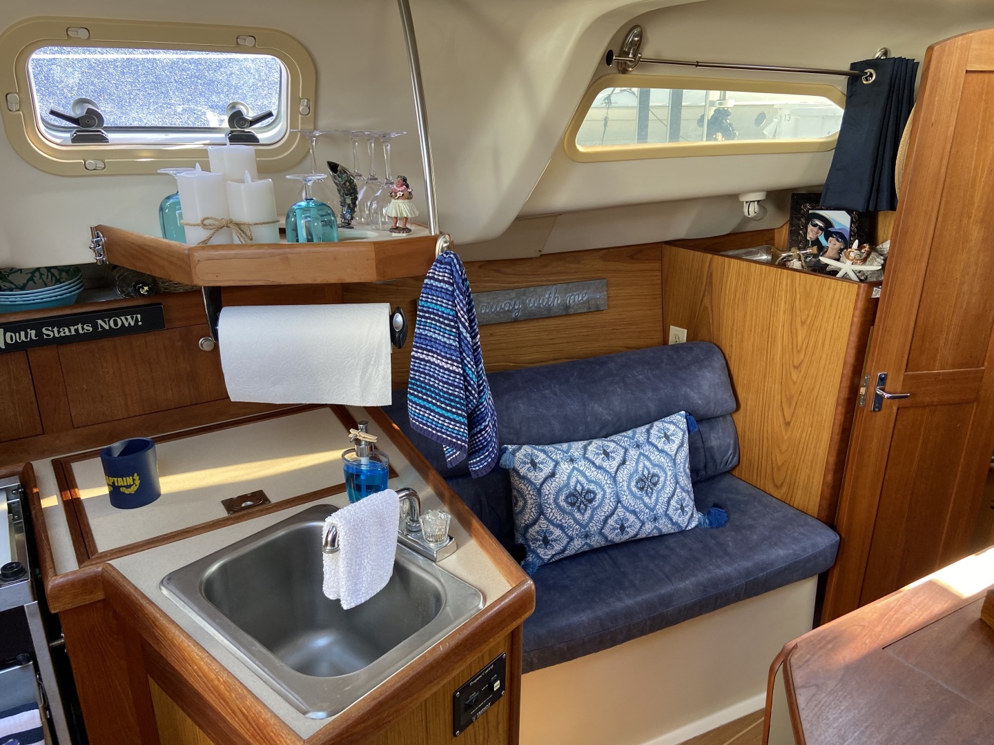 2000 Hunter 290 29' Yacht For Sale | Seattle Yachts