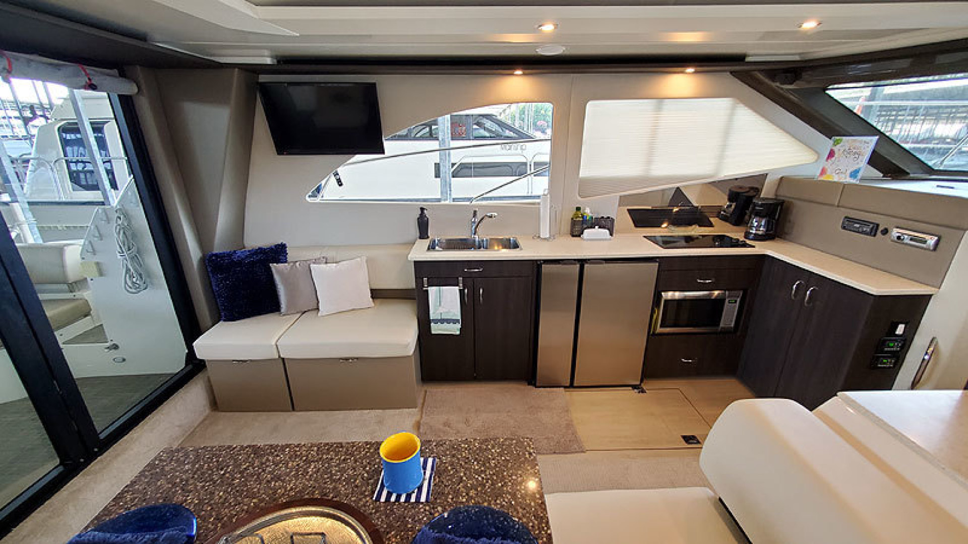 40' Carver C40 Sedan Bridge for Sale | Motor Yachts | The 4th Quarter ...