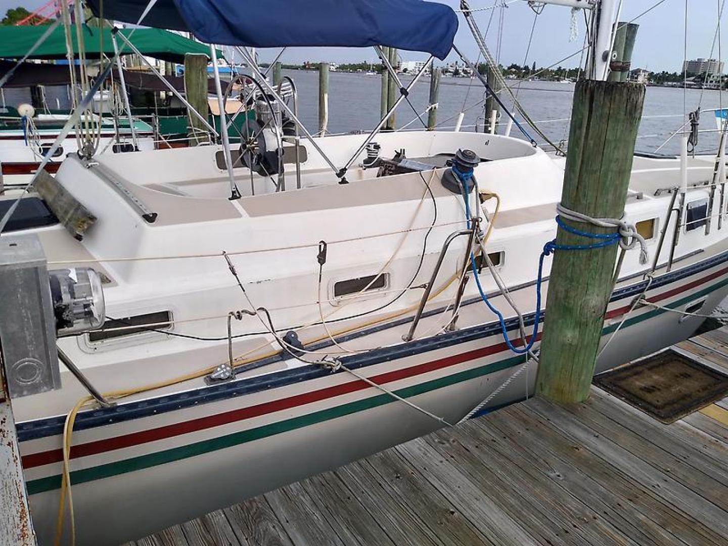 40' Lancer 40 for Sale | Center Cockpit | No Name | Curtis Stokes Yacht ...