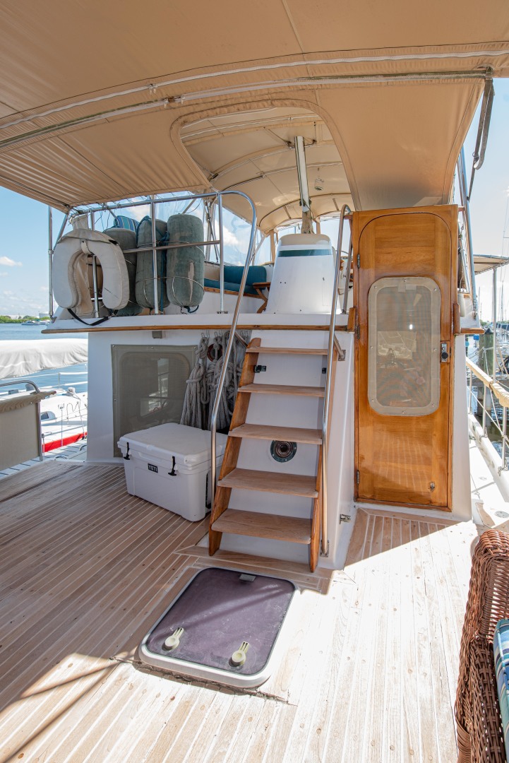 43' DeFever 43 for Sale | Trawlers | Loon 2775161 | Curtis Stokes Yacht ...