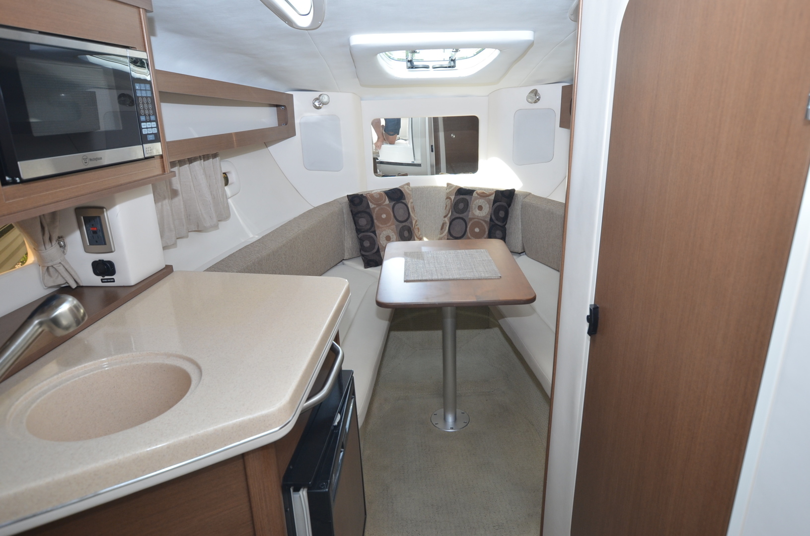 26' 2015 Sea Ray 260 Sundancer | Tampa Yacht Sales