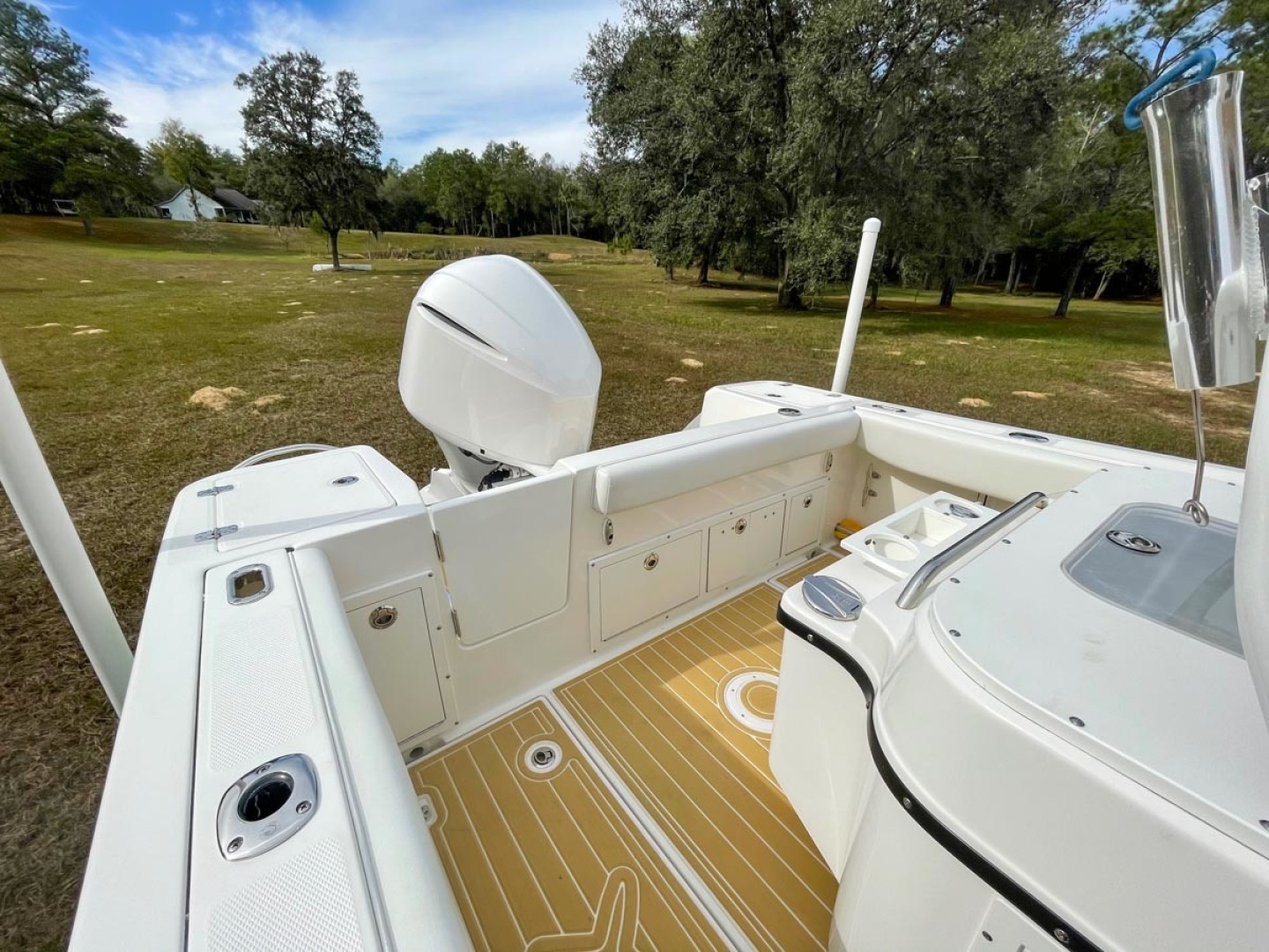 24' 2017 Edgewater 245 cc | Tampa Yacht Sales