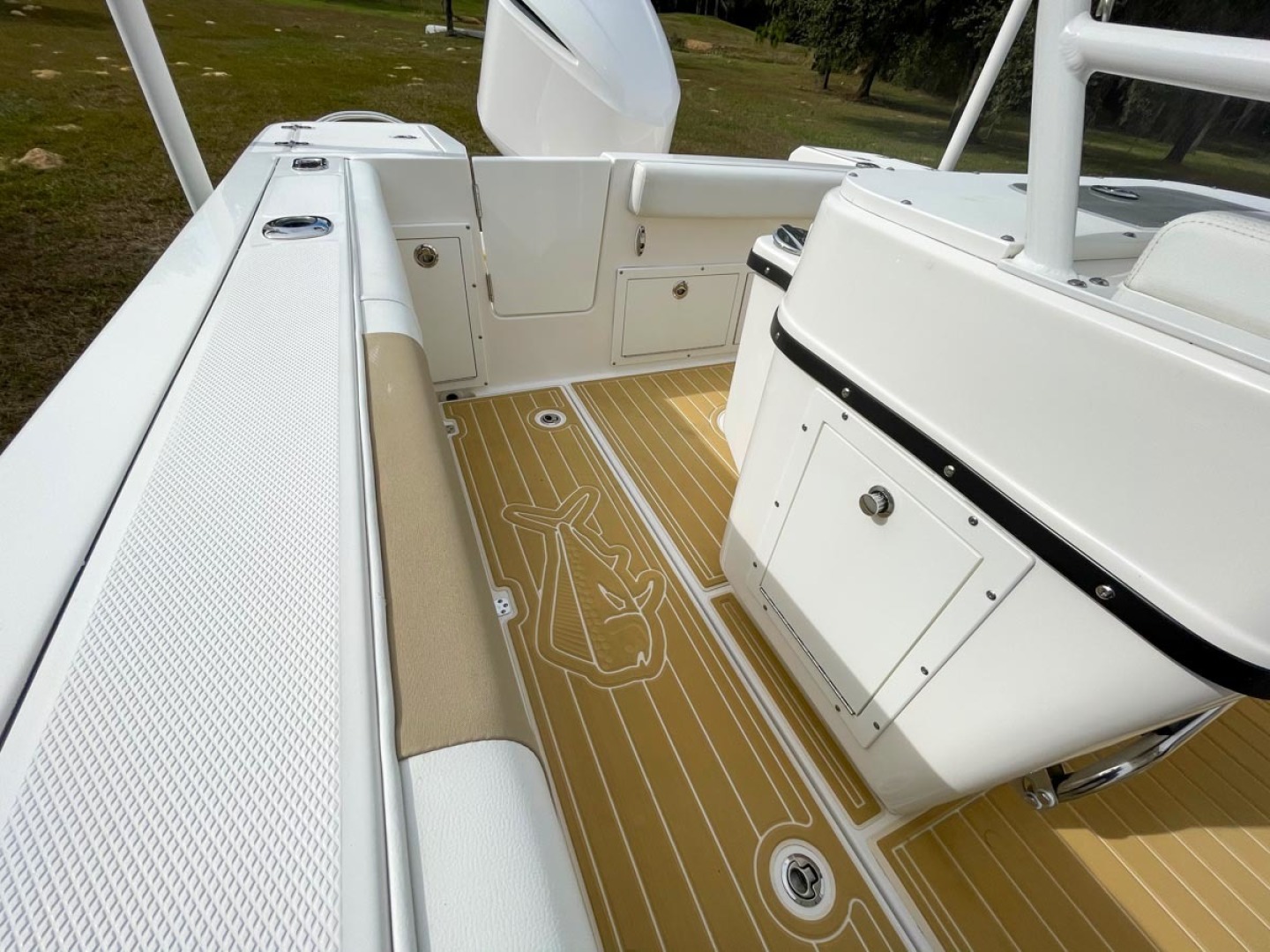 24' 2017 Edgewater 245 cc | Tampa Yacht Sales