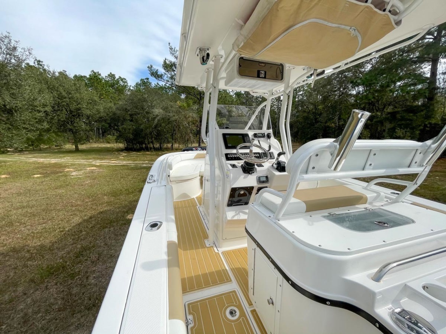 24' 2017 Edgewater 245 cc | Tampa Yacht Sales