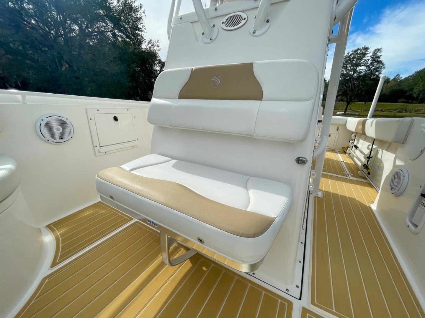 24' 2017 Edgewater 245 cc | Tampa Yacht Sales