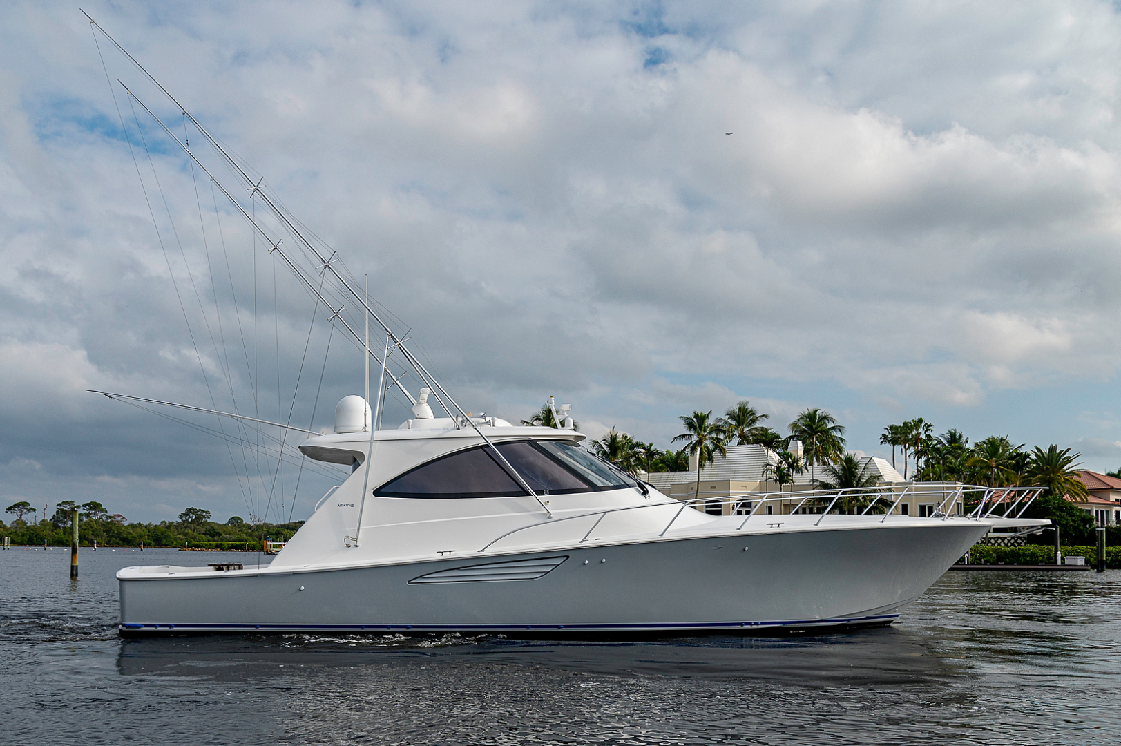2016 Viking 52 Sport Coupe Yacht For Sale | TENACIOUS | SI Yachts