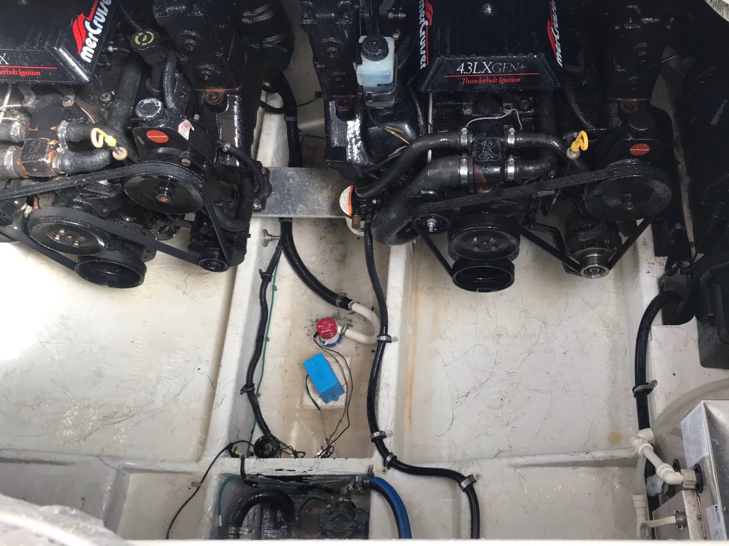 32' Maxum 3000 SCR for Sale | Motor Yachts | It's About Time 2777712 ...