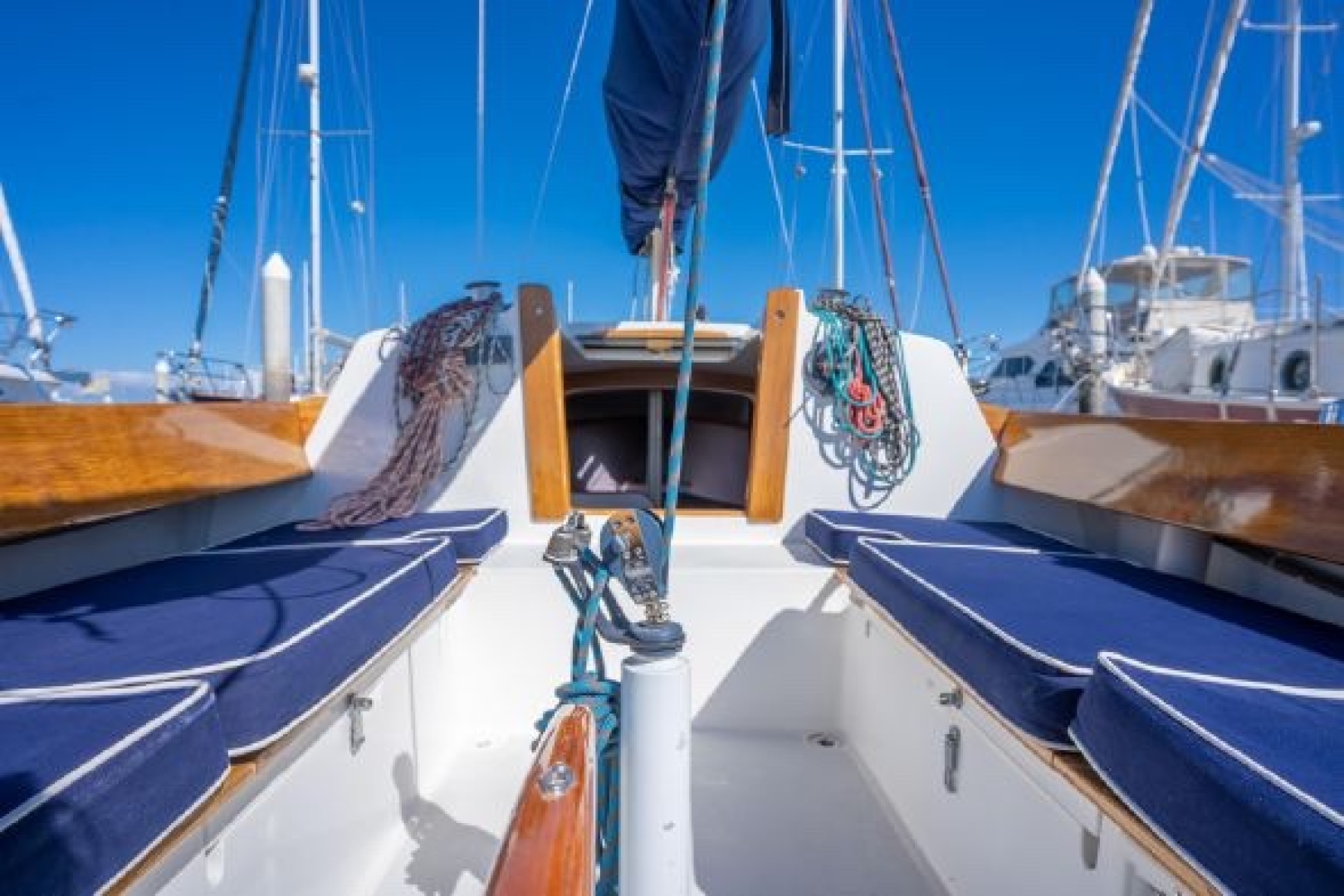 1999 Alerion 28' Yacht For Sale | MISTRAL | Seattle Yachts