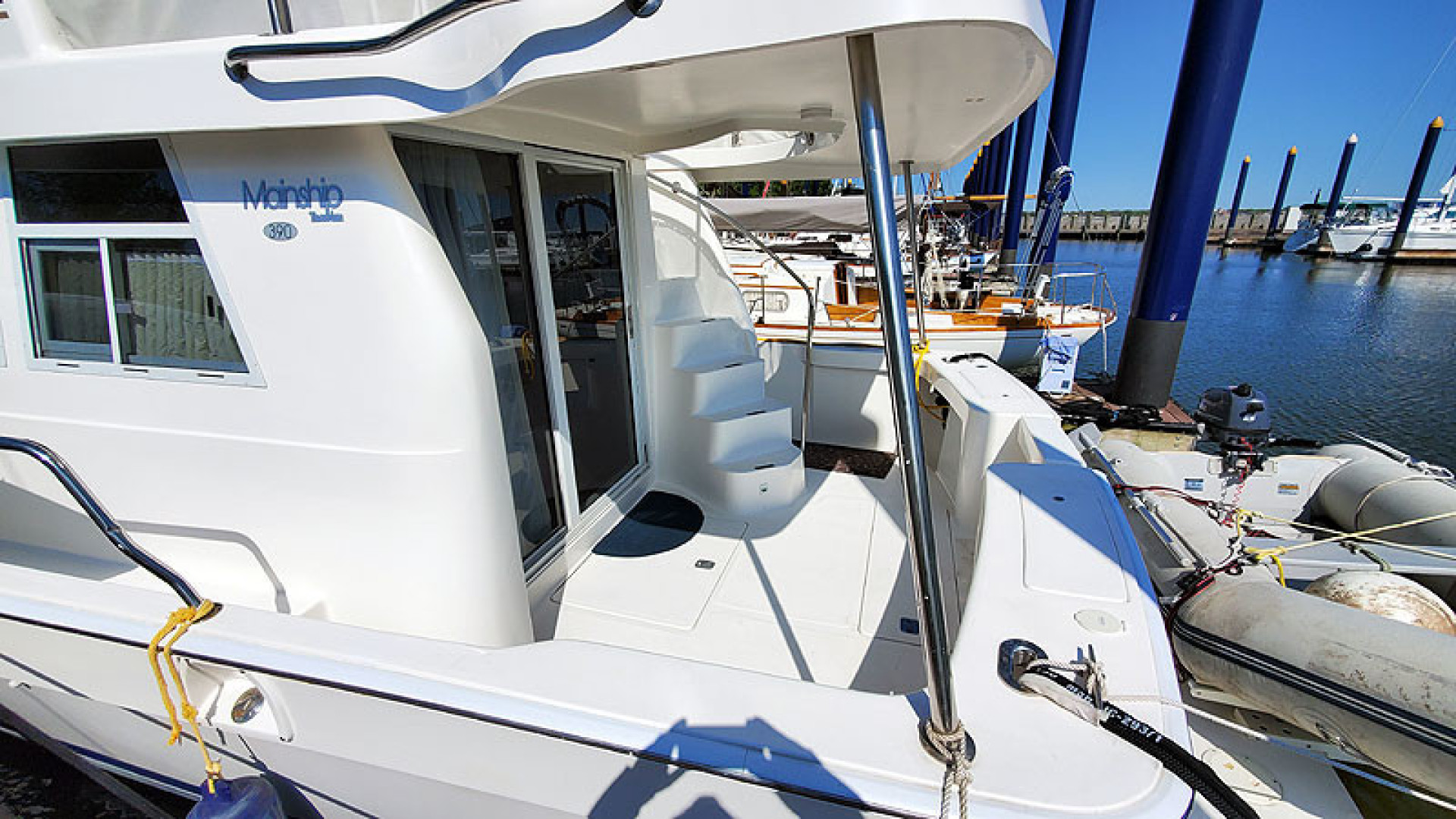 39' Mainship 390 Sedan for Sale | Trawlers | Nauti Paws 2778735 ...