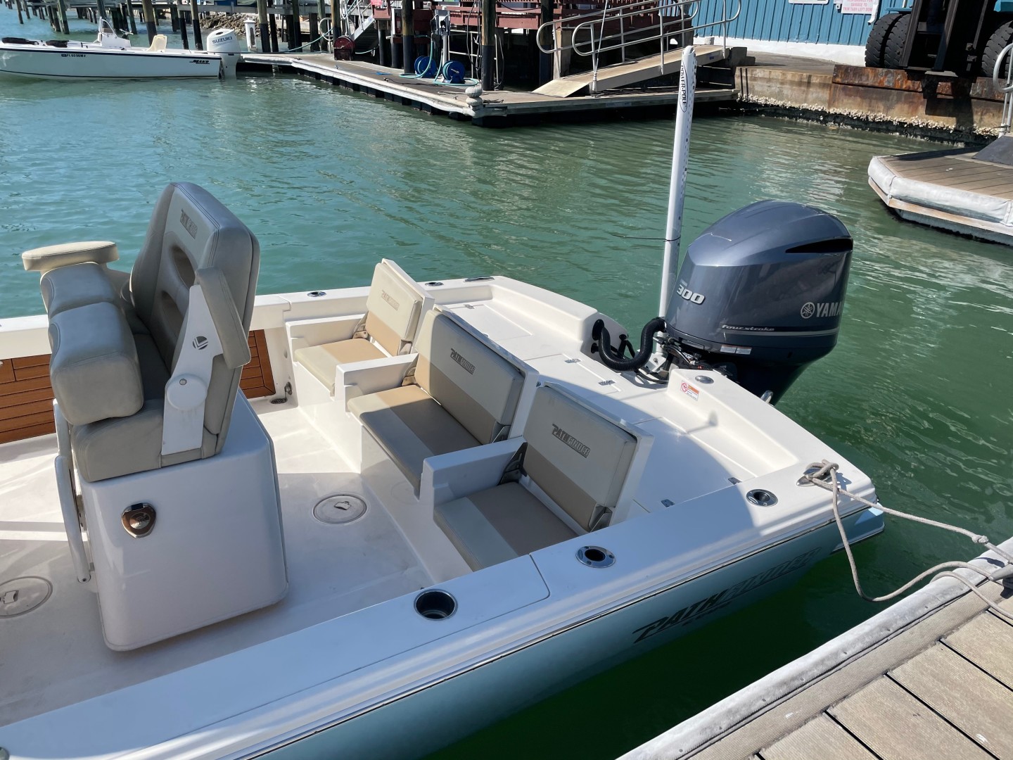 26' 2017 Pathfinder 2600 TRS | Tampa Yacht Sales