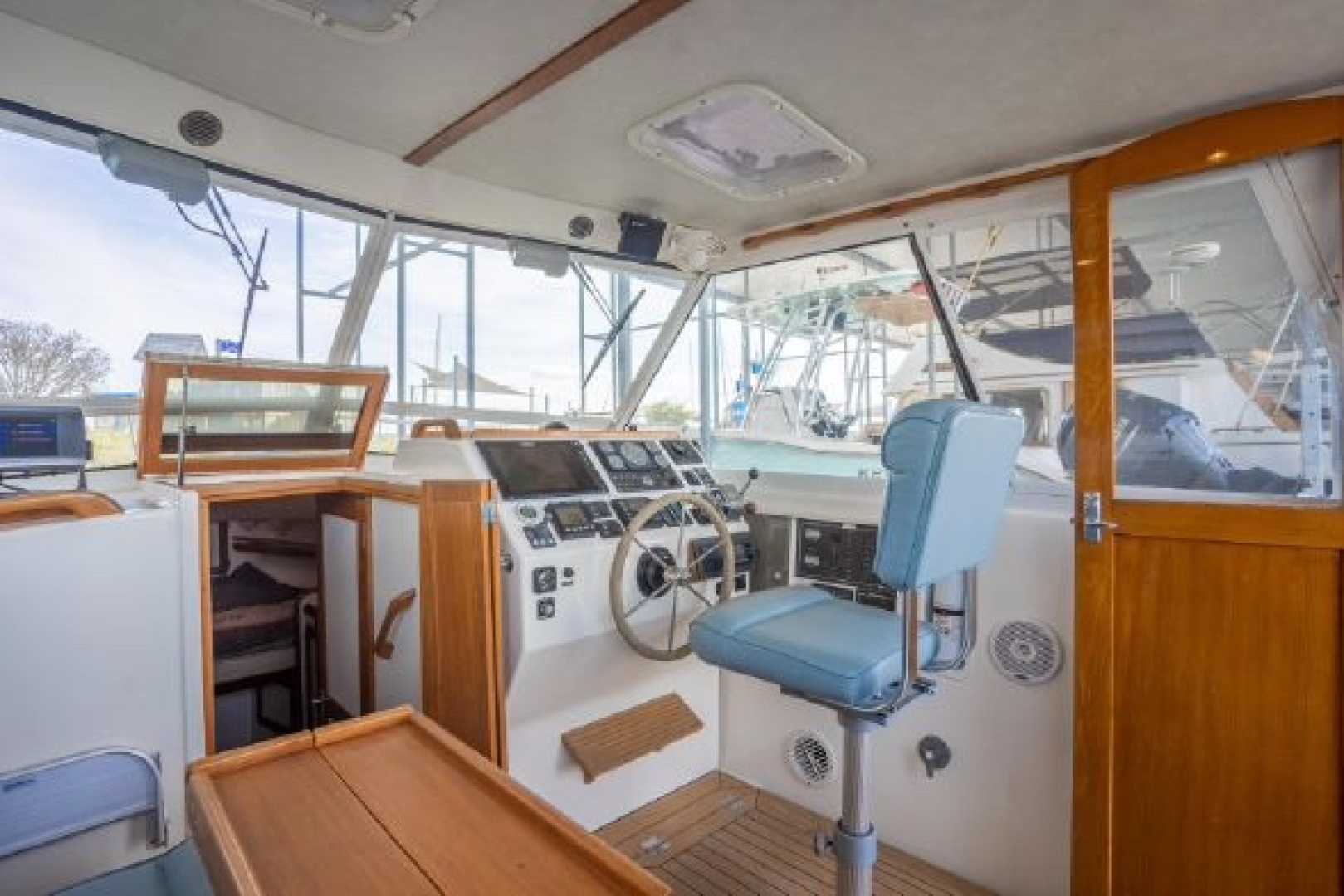 2001 Hunt Yachts Surfhunter 32' Yacht For Sale | ENCORE | Seattle Yachts