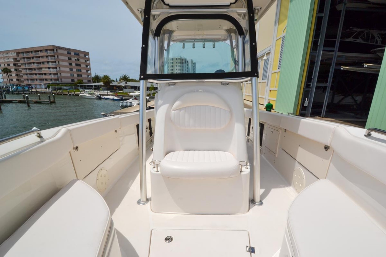 26' 2013 Robalo R260 | Tampa Yacht Sales