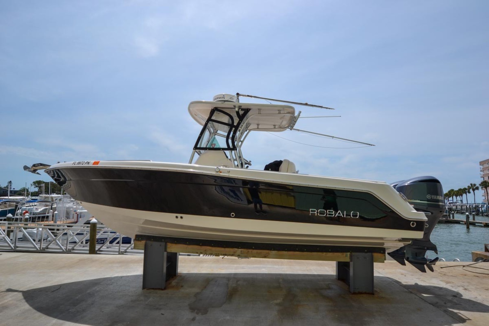 26' 2013 Robalo R260 | Tampa Yacht Sales