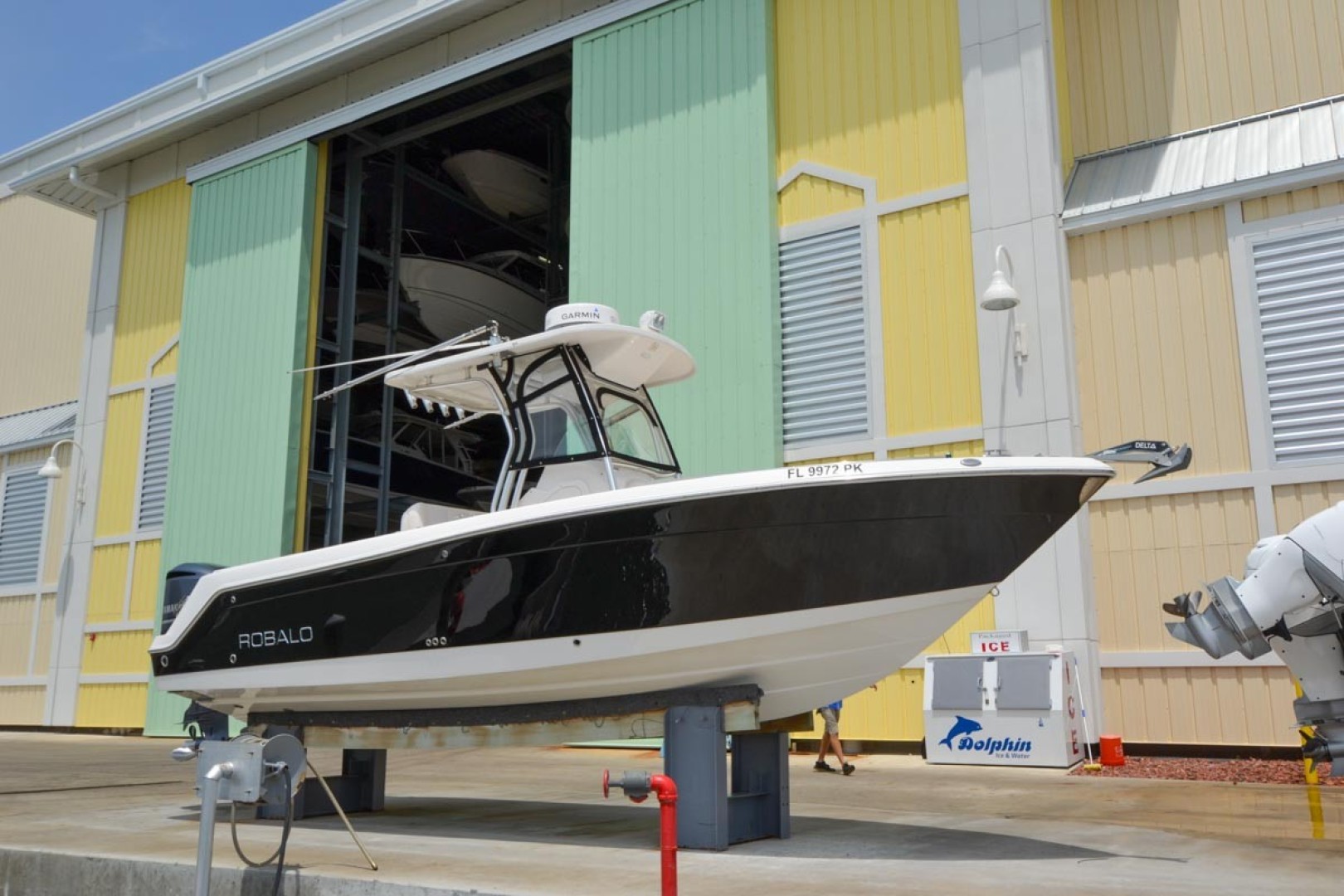 26' 2013 Robalo R260 | Tampa Yacht Sales