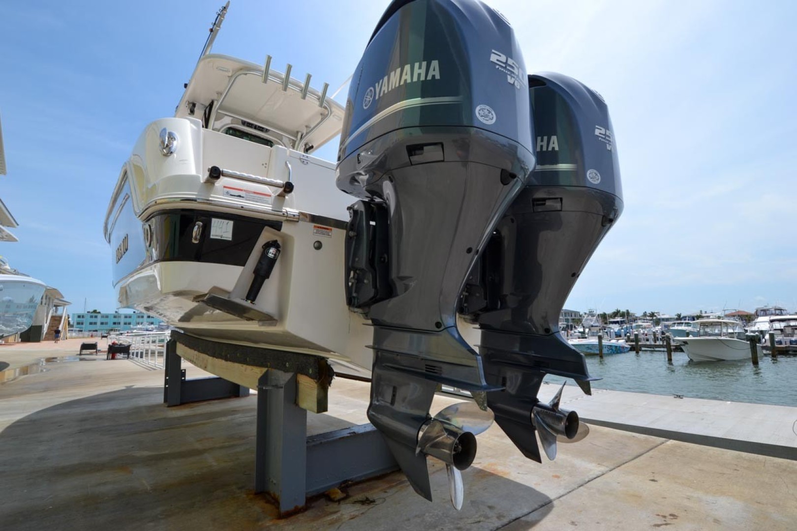 26' 2013 Robalo R260 | Tampa Yacht Sales