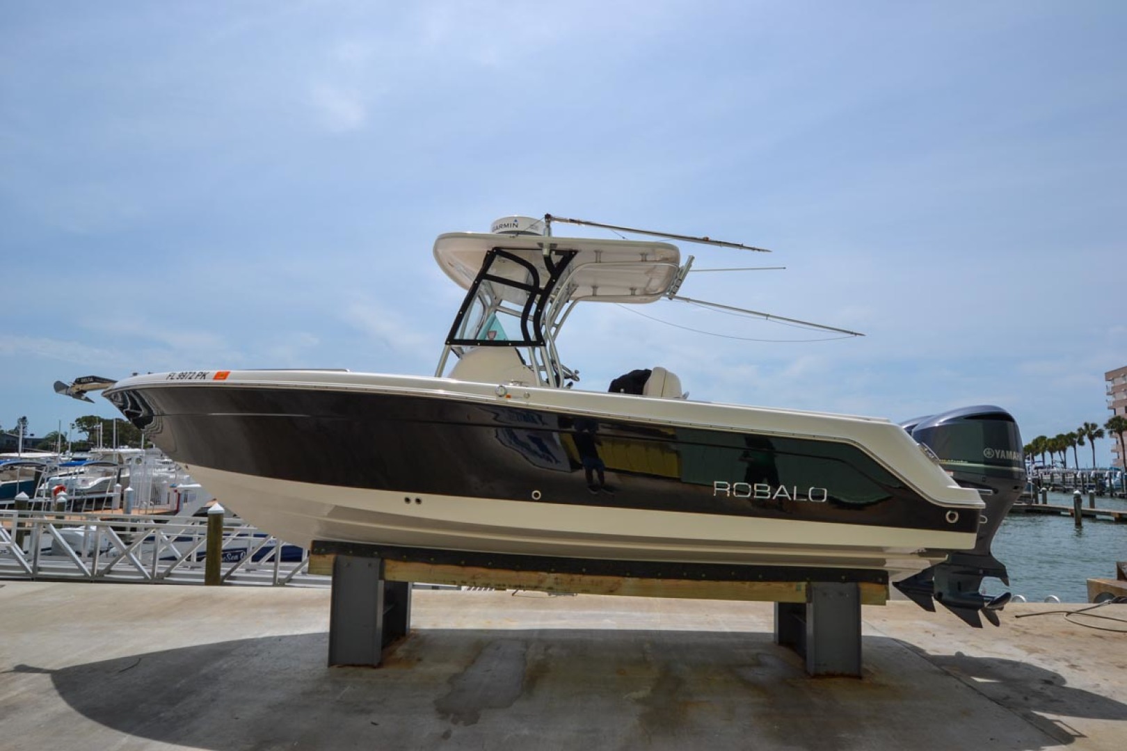 26' 2013 Robalo R260 | Tampa Yacht Sales
