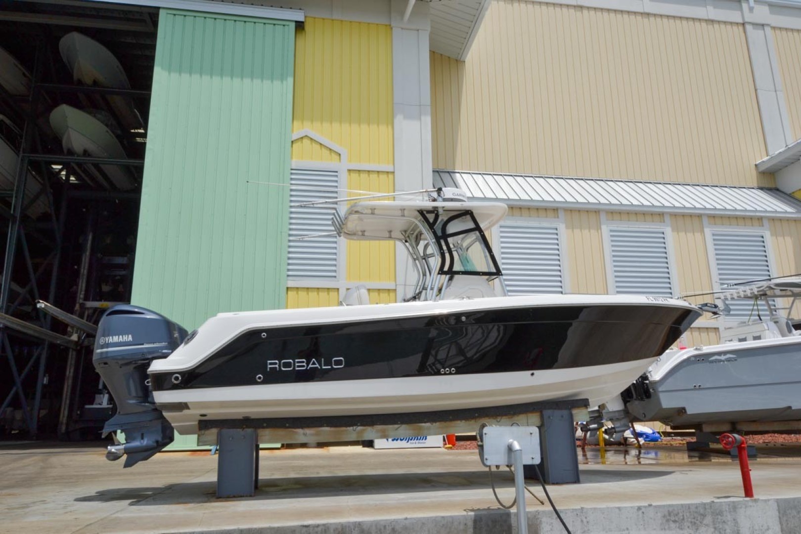 26' 2013 Robalo R260 | Tampa Yacht Sales