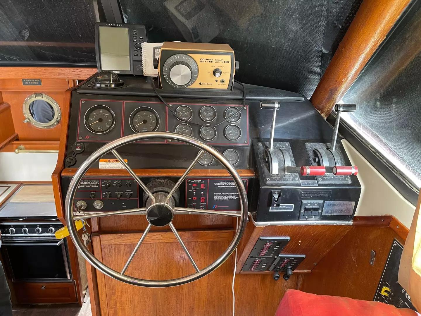 1982 Bayliner Explorer 32' Yacht For Sale | JAY TORI | Seattle Yachts