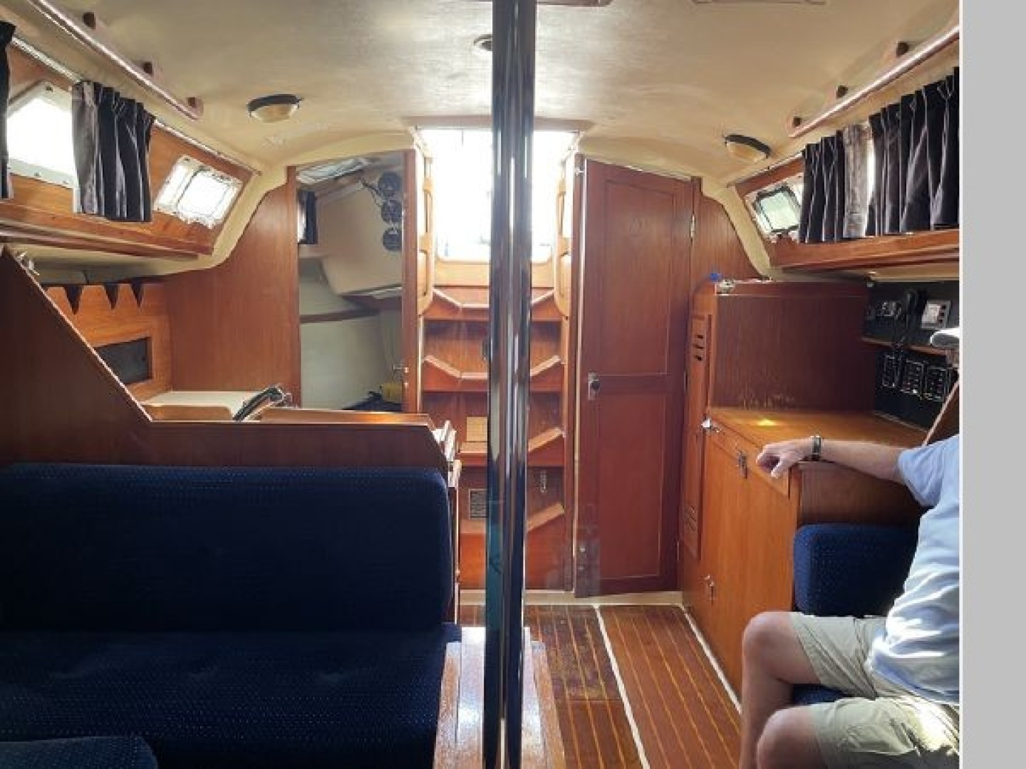 Solas 1986 Pearson 33 for sale in Solomons, Maryland by Brewer Yacht Sales