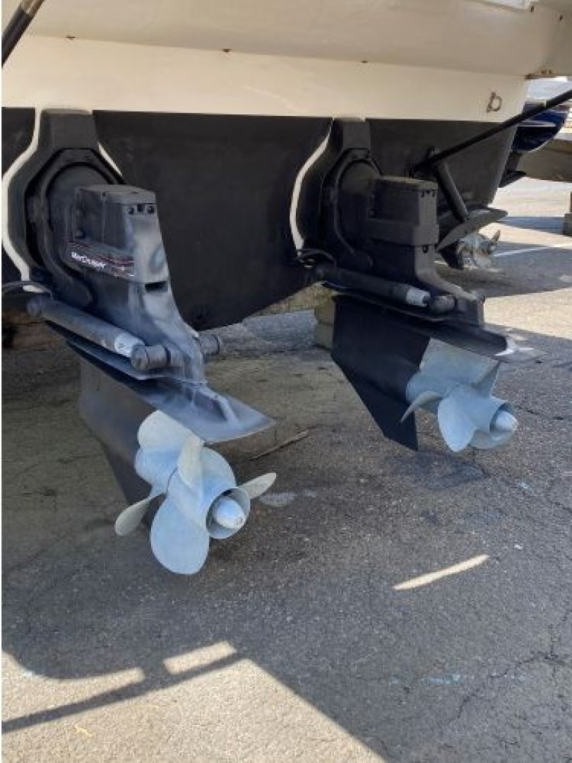 SUNSET SEEKER 2001 Larson 33 for sale in Norwalk, Connecticut by Brewer ...