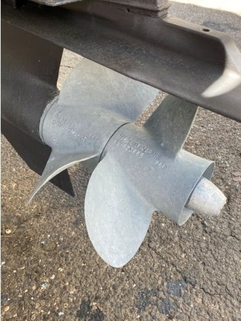 SUNSET SEEKER 2001 Larson 33 for sale in Norwalk, Connecticut by Brewer ...