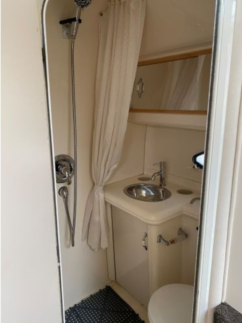 SUNSET SEEKER 2001 Larson 33 for sale in Norwalk, Connecticut by Brewer ...