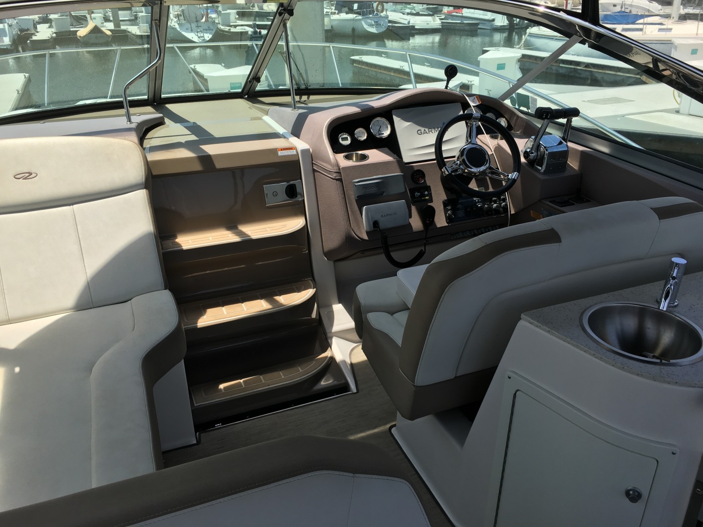 2016 Regal 32 Express 32' Yacht For Sale | ANDIAMO | Seattle Yachts