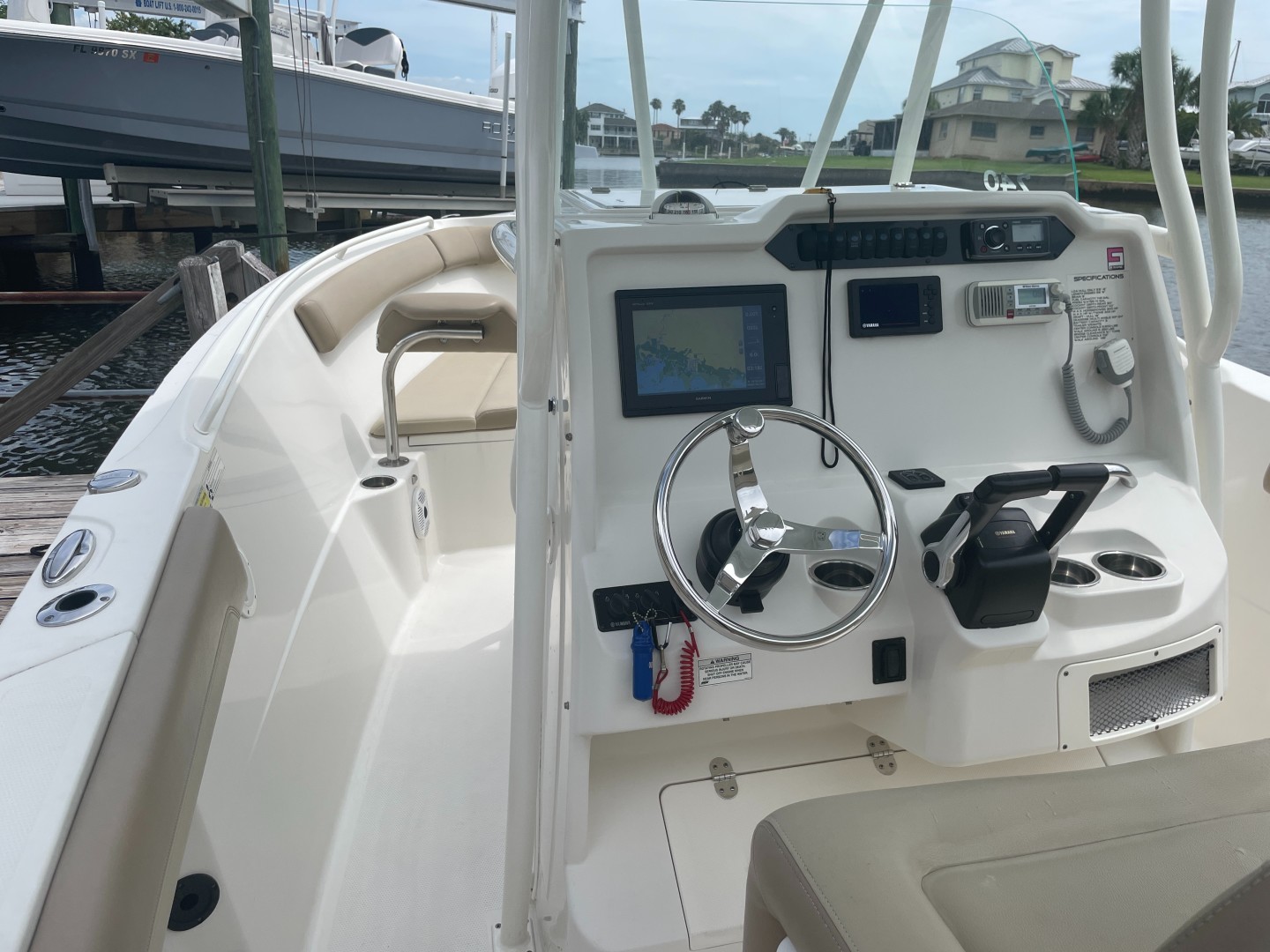 24' 2017 Sailfish 242CC | Tampa Yacht Sales