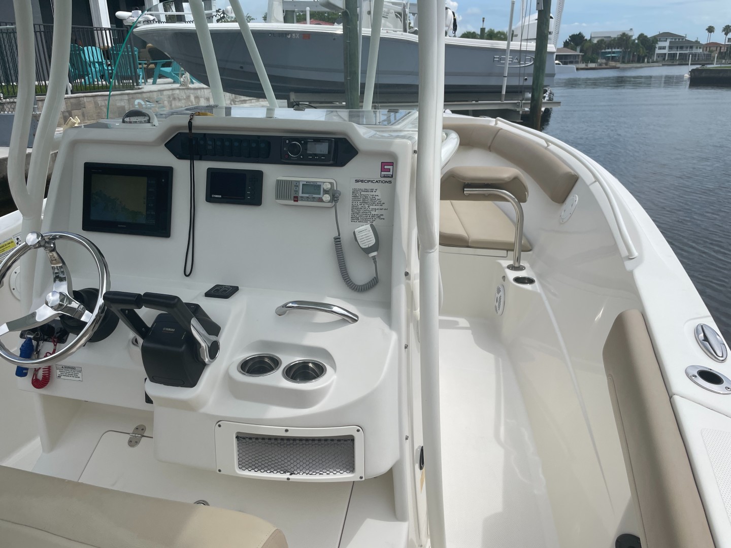 24' 2017 Sailfish 242CC | Tampa Yacht Sales