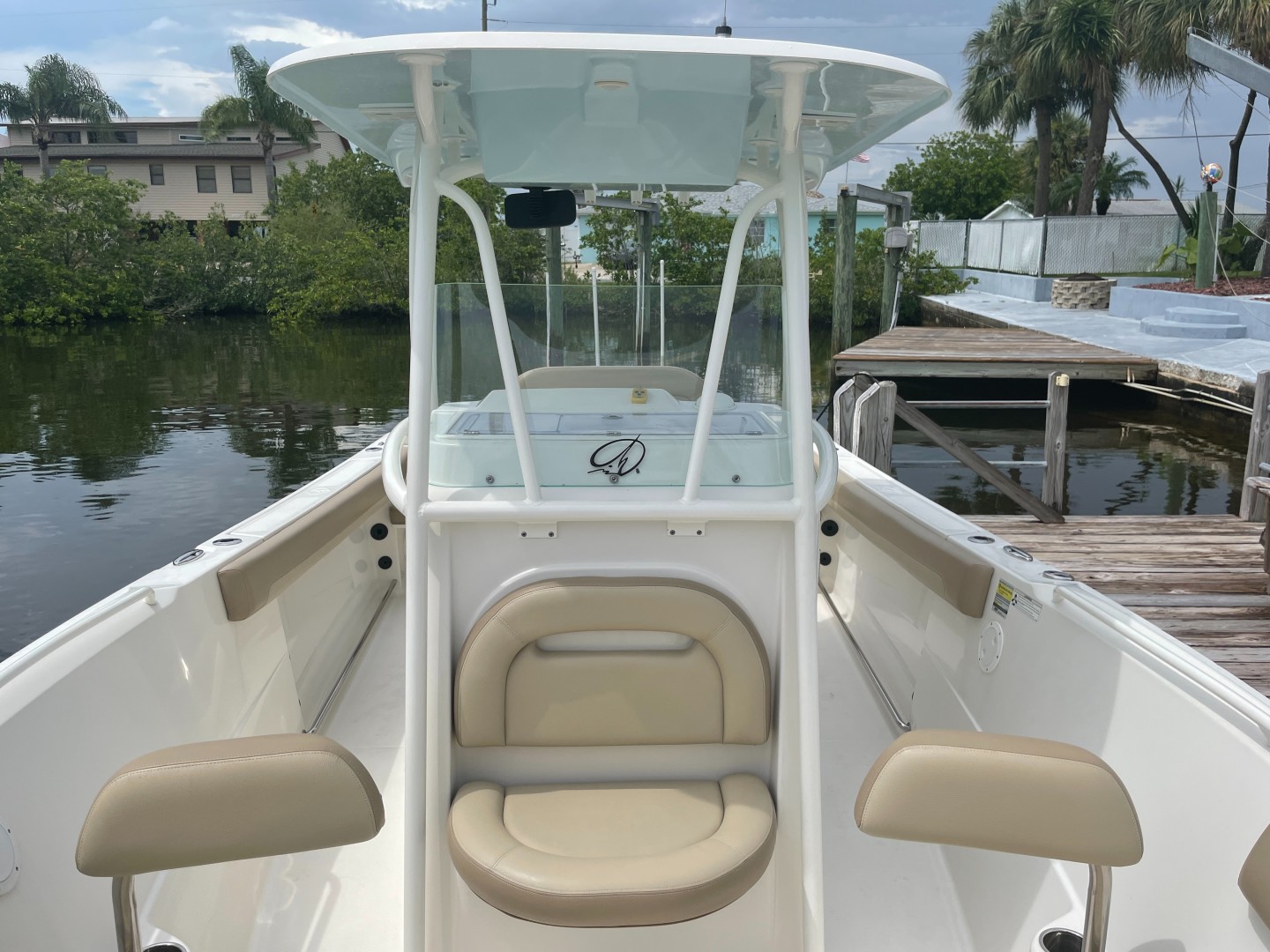 24' 2017 Sailfish 242CC | Tampa Yacht Sales