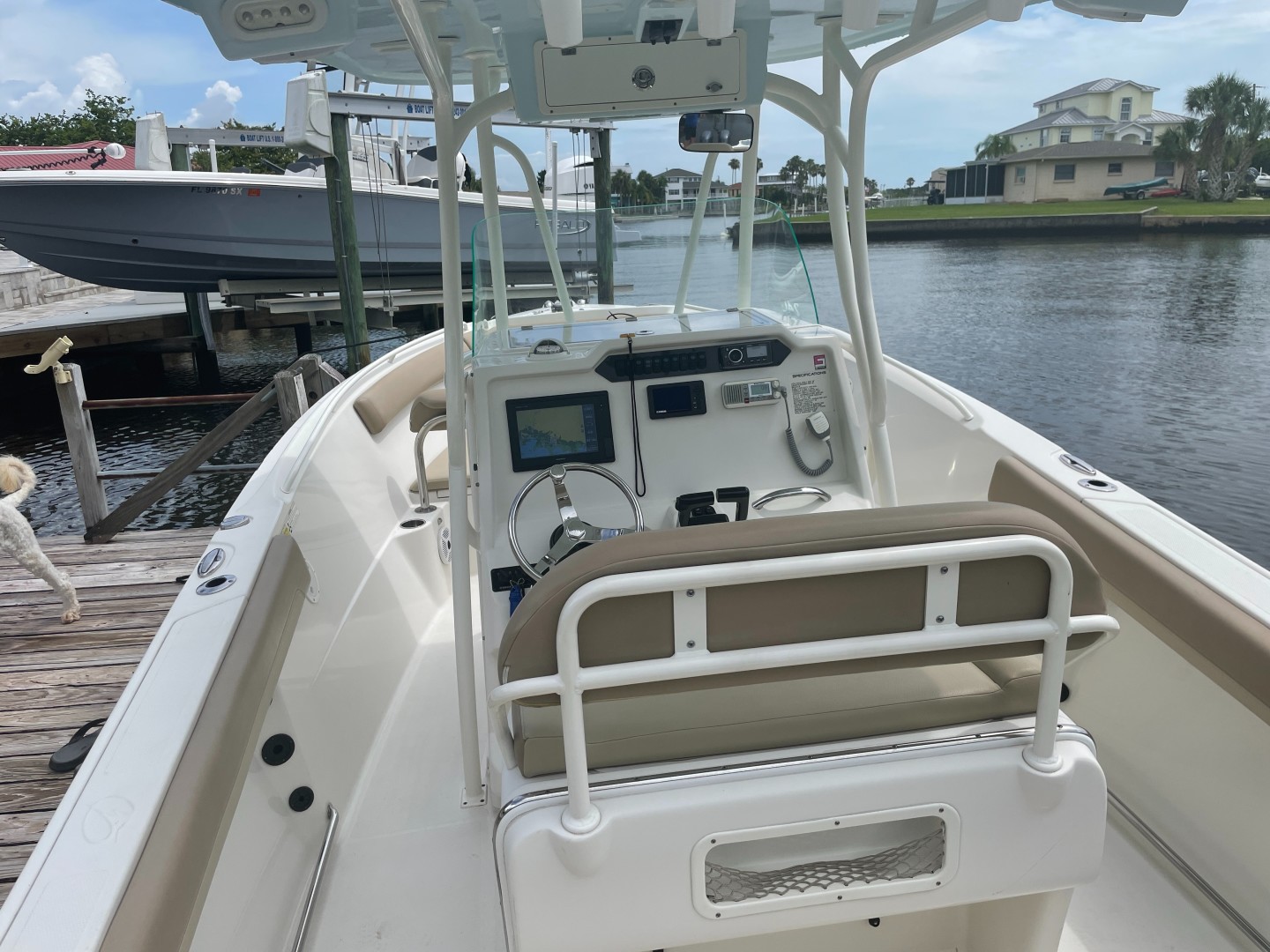 24' 2017 Sailfish 242CC | Tampa Yacht Sales