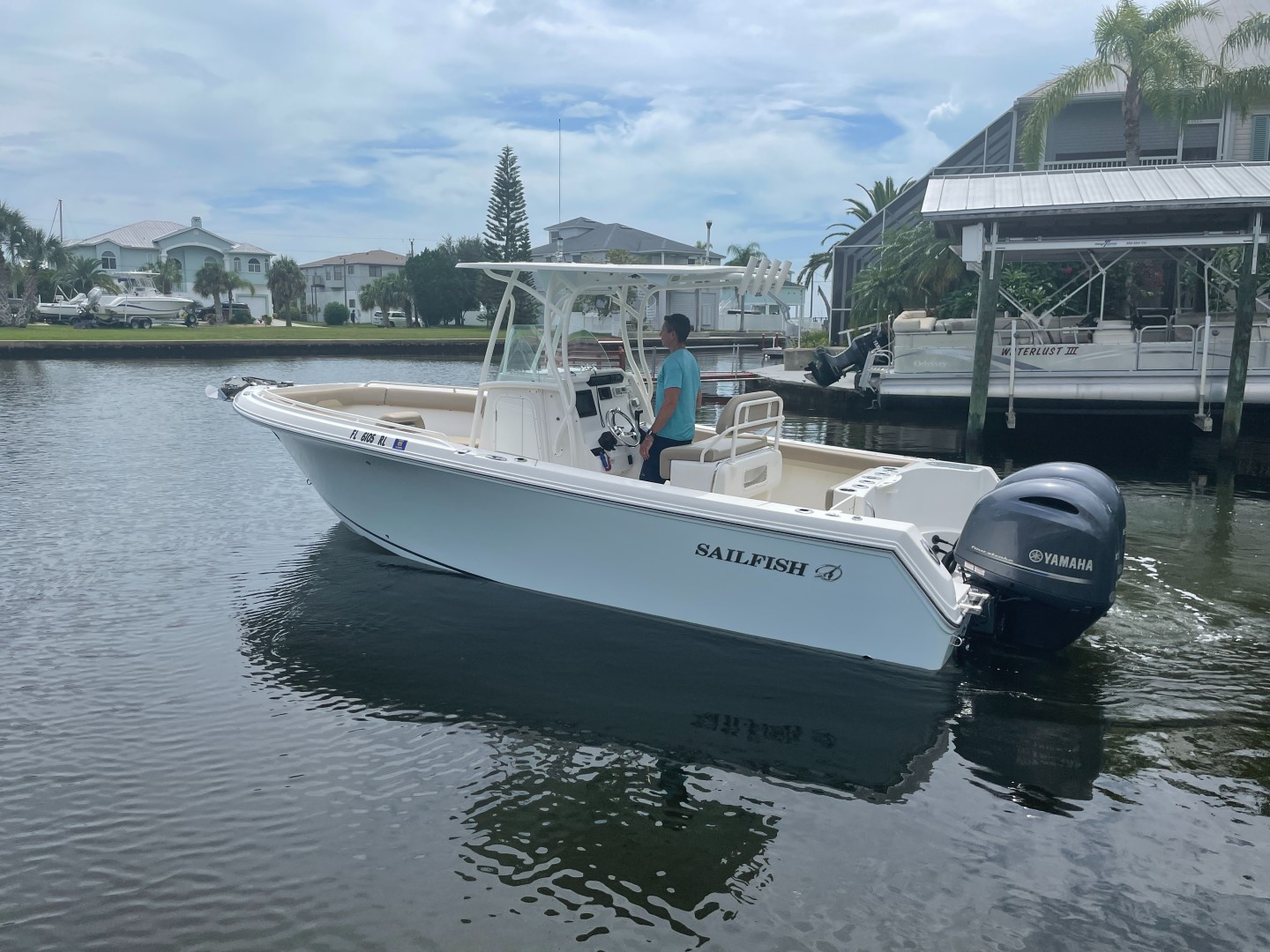 24' 2017 Sailfish 242CC | Tampa Yacht Sales