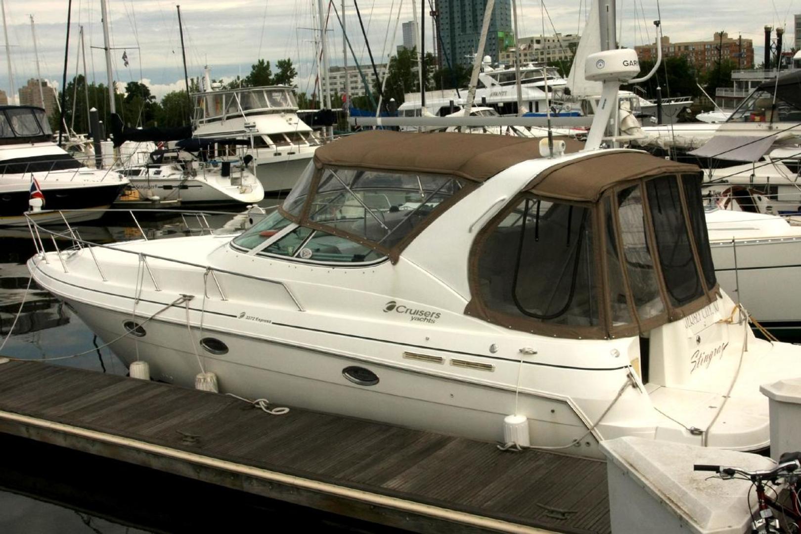 33' Cruisers Yachts 3372 Express for Sale | Express Cruiser | | Curtis ...