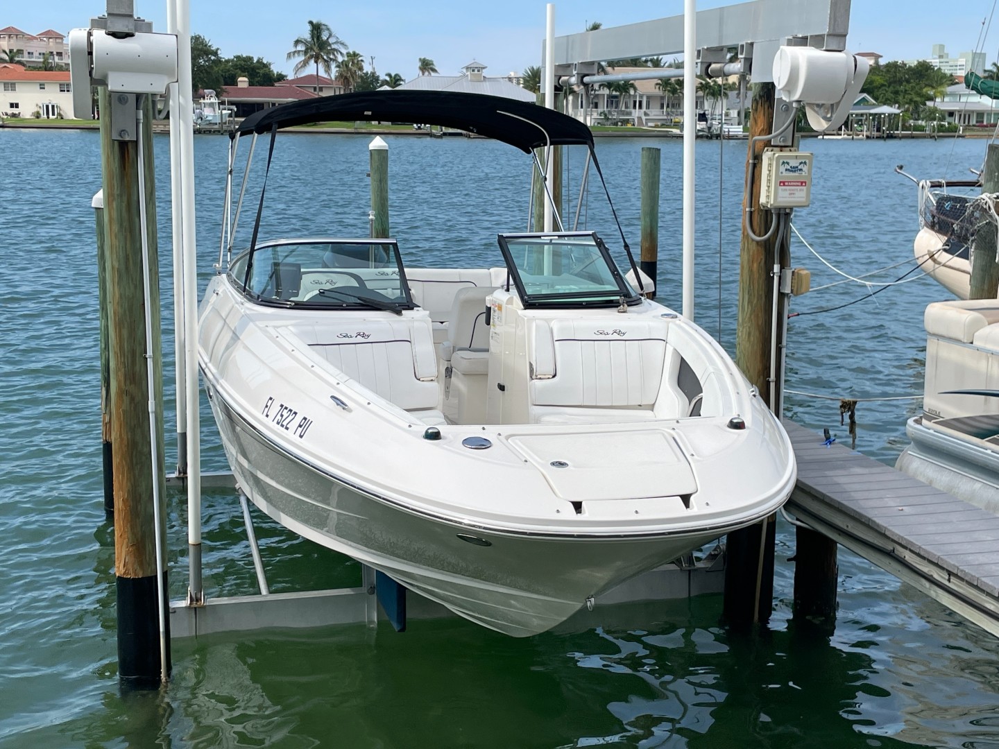 24' 2014 Sea Ray 240 SD-OB | Tampa Yacht Sales