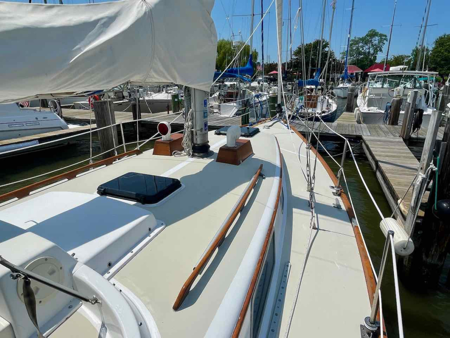 35' Bristol 35.5C for Sale | Sloop | Extravagance 2781614 | Curtis ...