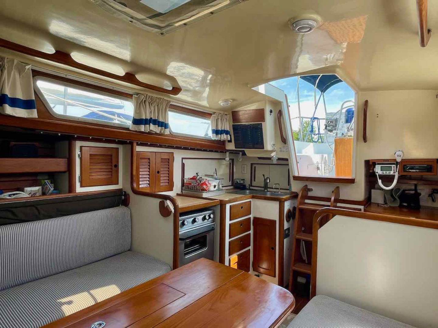35' Bristol 35.5C for Sale | Sloop | Extravagance 2781614 | Curtis ...