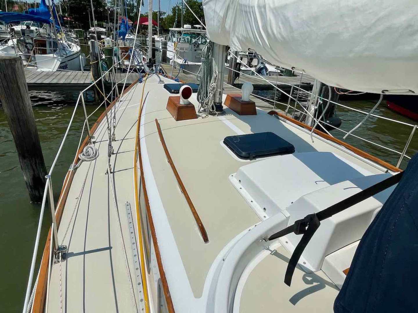 35' Bristol 35.5C for Sale | Sloop | Extravagance 2781614 | Curtis ...