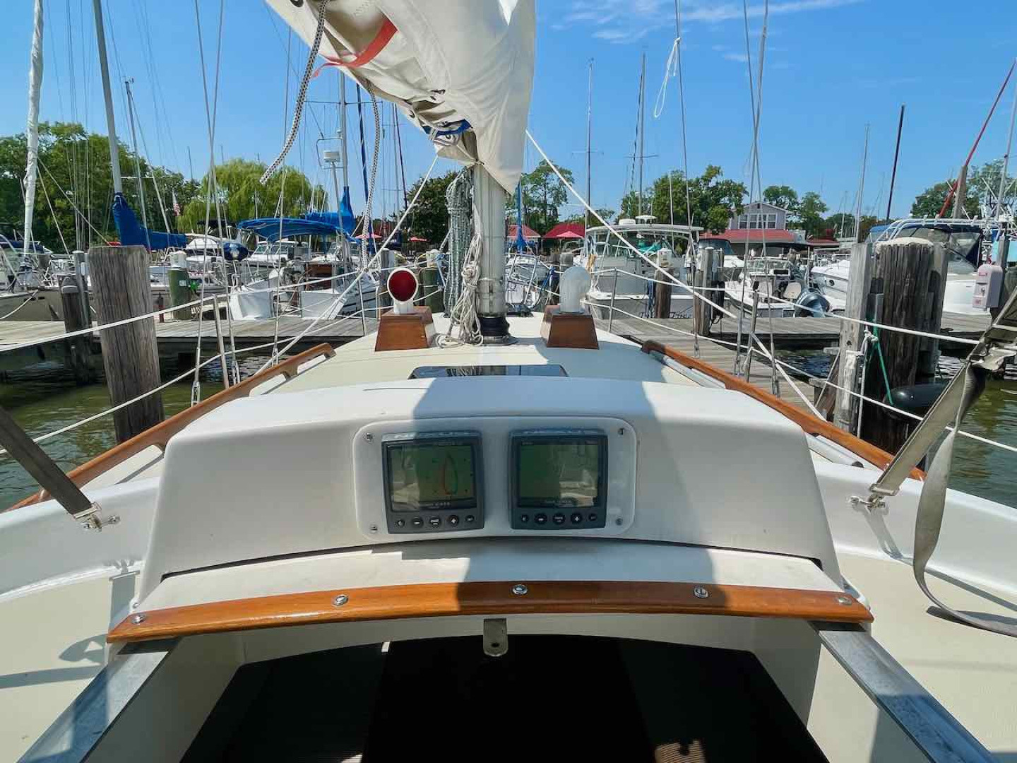 35' Bristol 35.5C for Sale | Sloop | Extravagance 2781614 | Curtis ...