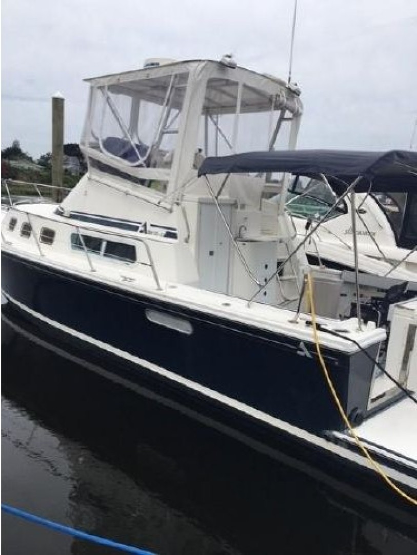 B&M II 2002 Albin 32 + 2 Command Bridge for sale in Warwick, Rhode ...