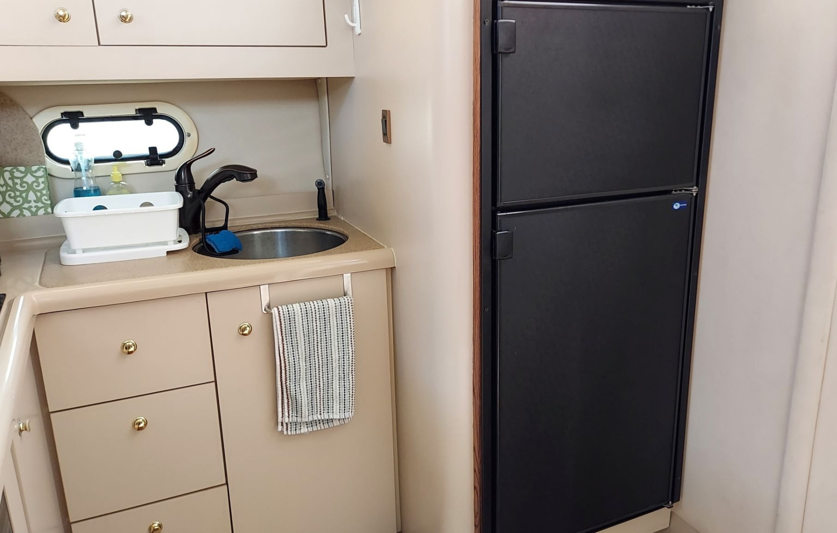 37' Cruisers Yachts 3750 for Sale | Motor Yachts | Memory Maker 2782403 ...